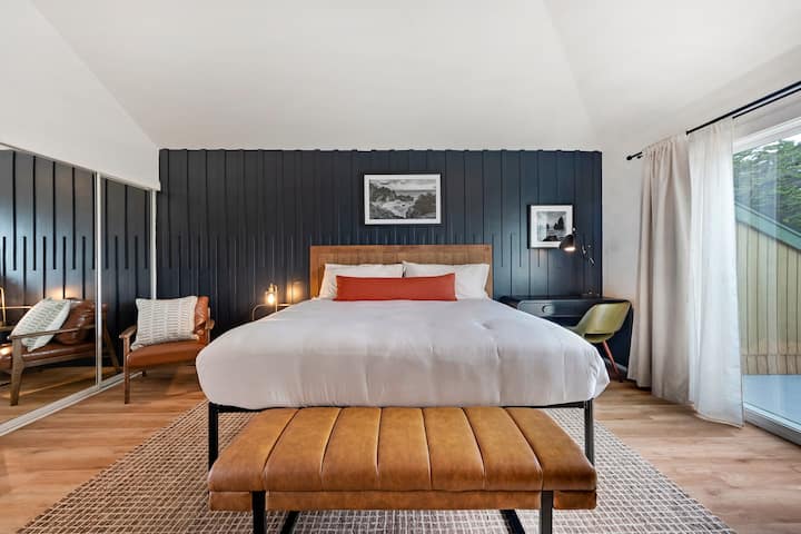 King Room | Bodega Bay View + Sonoma Coast Stay - Bodega Bay, CA