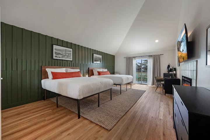 2 Queen Room With Bay Views | Sonoma Coast Retreat - Bodega Bay, CA