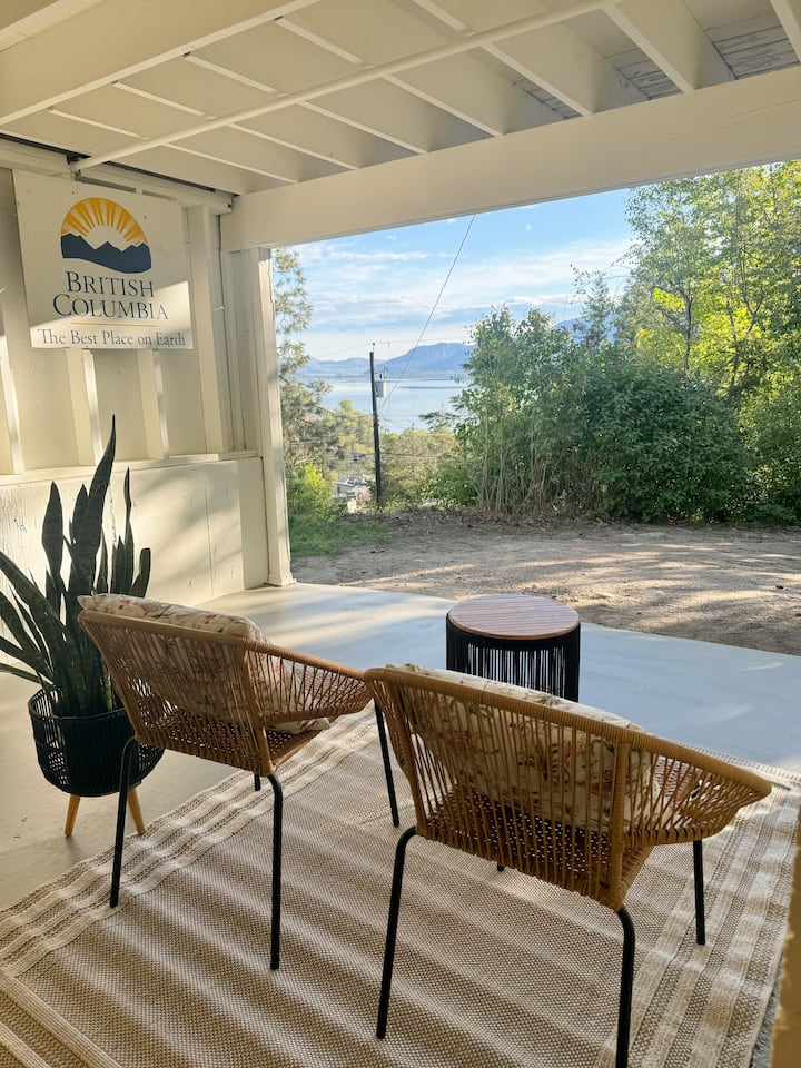 The Place On Pretty Rd | A Vibey Lakeview Suite - Lake Country