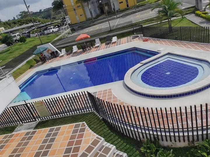 Alojamiento Con Piscina Y Parqueadero Privado - Dosquebradas