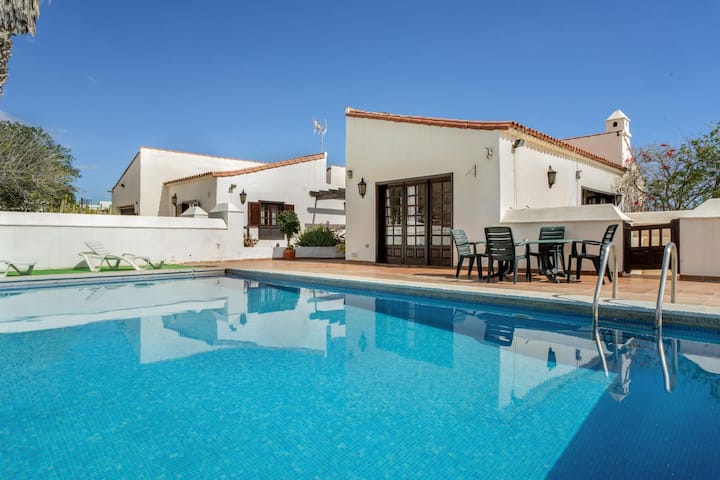 Big Golf Villa With Private Pool - San Isidro, Alicante