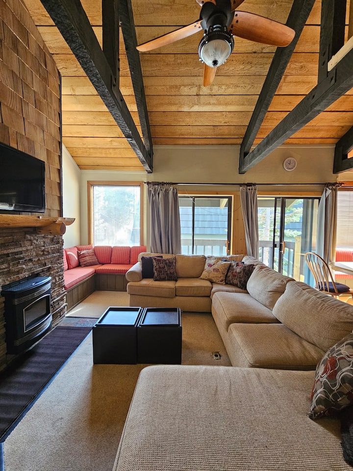 Holiday Escape! Basecamp For Adventure - Mammoth Lakes, CA