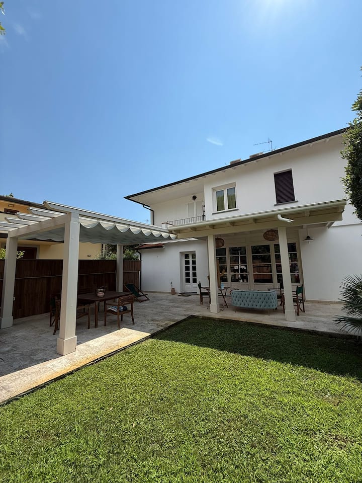 Villa A 200m Dal Mare In Centro A Forte Dei Marmi - 福爾泰德伊馬爾米