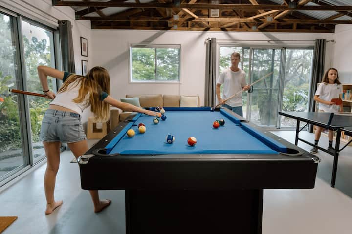 Hillside View W/pool Table-firepit+outdoor Dining - Montville