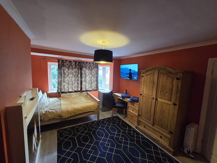 L'auberge Room 2 - Brentford