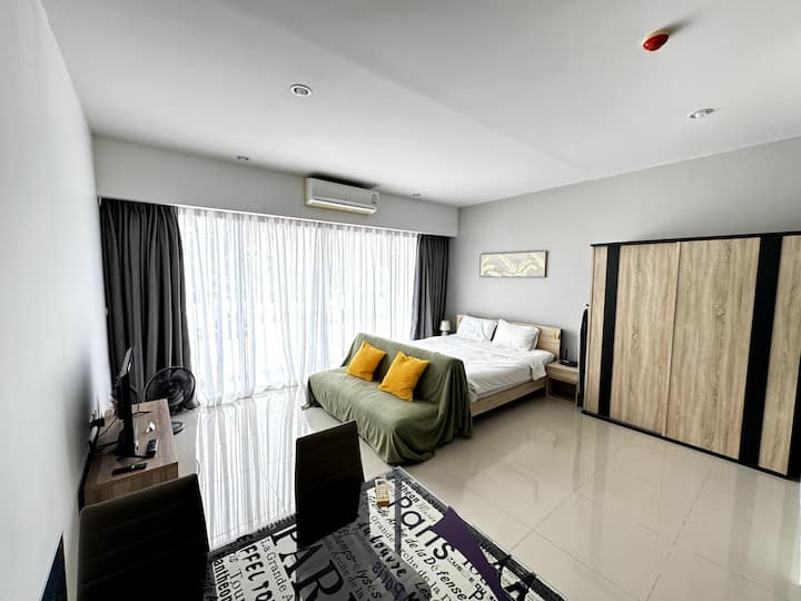 Big Studio 102 Karon Beach Chic Condo - Kata Beach