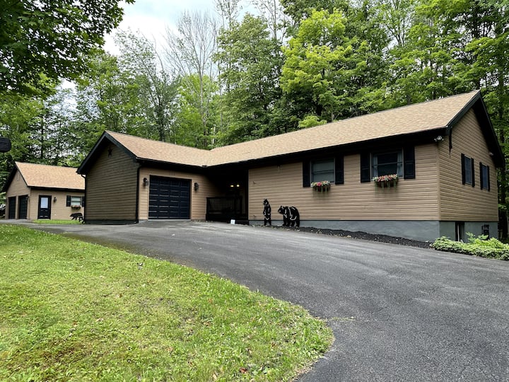 Poconos Gold Star Resort-huge Bar, Arcade/gameroom - Lake Ariel