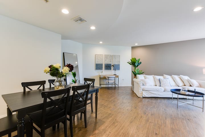 Lavish Living: Lux Marina Views - Marina del Rey, CA