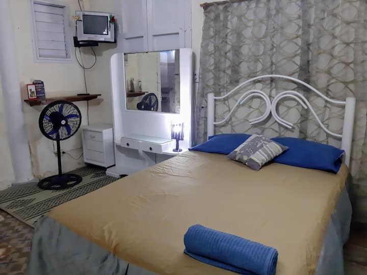 Casa "La Amistad" Con Internet Cerca Del Malecón - Havana