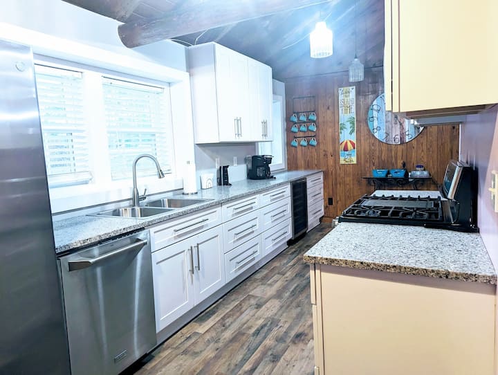 Obx Log Cabin-1 Level-canal View-beach 1 Mile-mp8 - Kill Devil Hills, NC