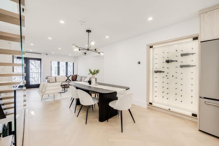 Luxury Upscale Design Multi-level House + Parking! - Toronto