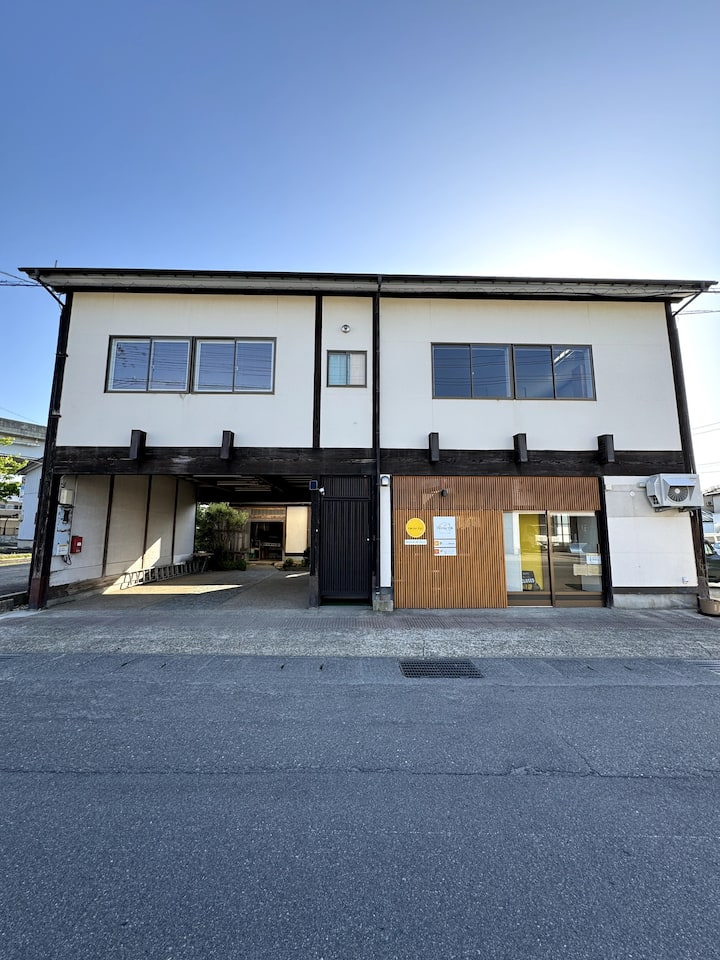 秋田県横手市の一棟貸切ゲストハウス - 横手市
