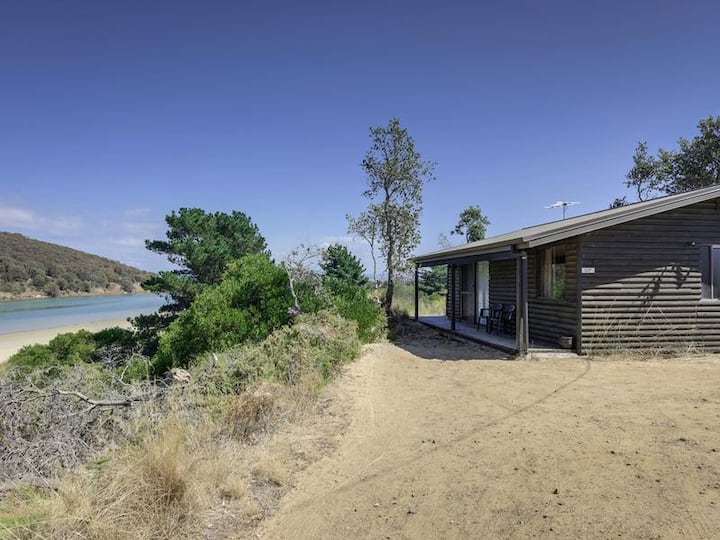 Steeles Island Retreat-cottage 2 - Primrose Sands