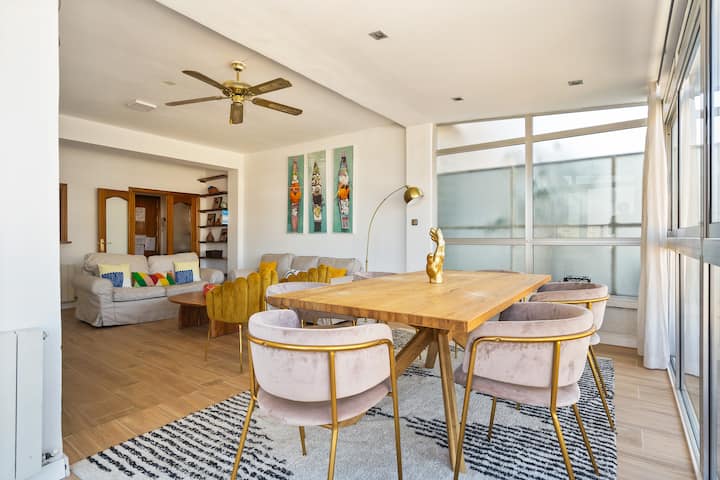 Chic 3br Retreat With Private Terrace - Barcelona