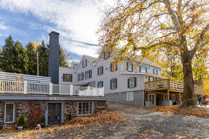 Spacious Historic Home With Jacuzzi, Sauna, Grill - Lake Warren, PA