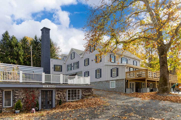 Spacious Historic Home With Hot Tub, Sauna, Grill - Lake Warren, PA