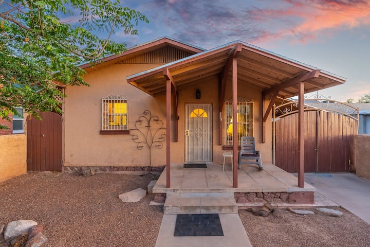 Az Bungalow Minutes From Downtown Tucson! - Tucson, AZ