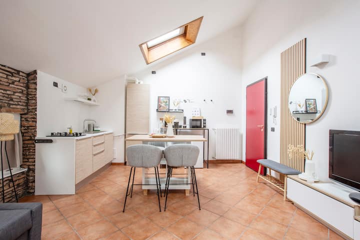 Modern & Minimalist Flat| 4 People| Fully Equipped - Como