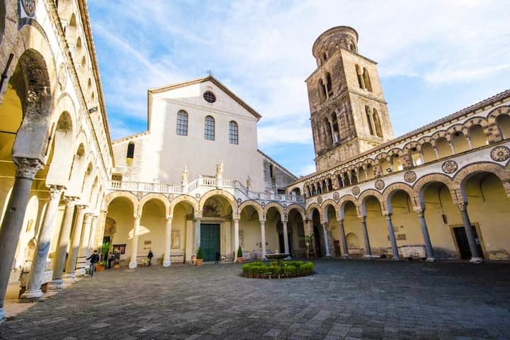 Minisuite F-house: Vicino Al Duomo Di Salerno - Salerno
