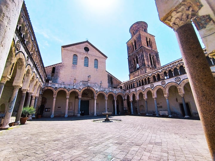 Minisuite F-house: Vicino Al Duomo Di Salerno - イタリア サレルノ