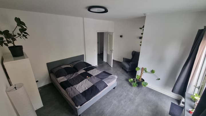 Zimmer In Der Kölner Innenstadt - Colonia