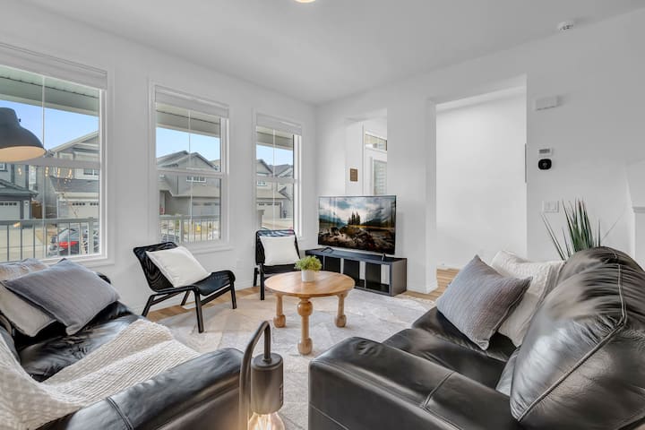 Lovelyhome• Foosball • Nearairport •5queenbeds •Ac - Edmonton, Canada