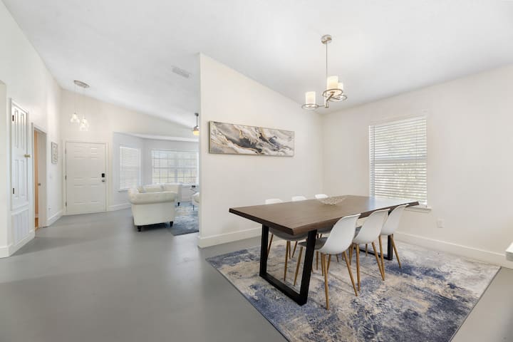 Navarre July & Aug Deals: Newly Renovated & Modern - Navarre Beach, FL