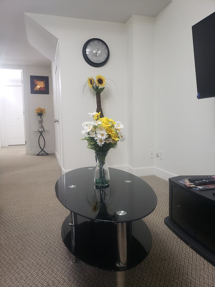 Stunning 2bedroom Self-contained Suite - Surrey