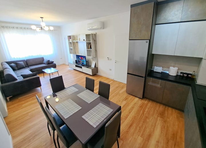 Pazari Luxury Central  -  Free Private Parking - Tirana