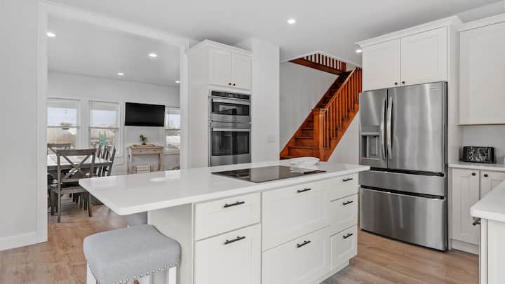 Entire Home Minutes From Newport, Ri. Near Beaches - Newport, RI