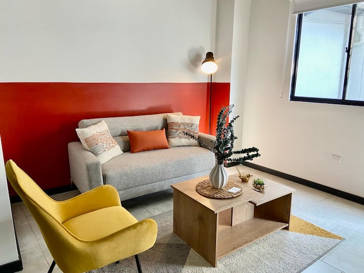 Cómodo/amplio/ubicación Central/ 2 Bdrm/wifi/patio - Medellín, Colombia