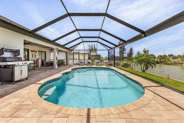 Villa Sun Daze - Where Coastal Dreams Come True! - Cape Coral, FL