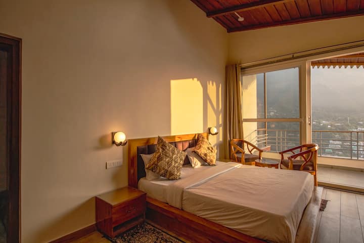 Shanti Kunjj, Sunshine Room - Bhimtal