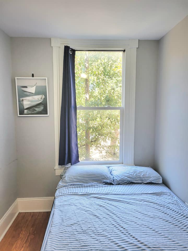 Bed Near Downtown *Free Parking *Safe Area - Baltimore, MD