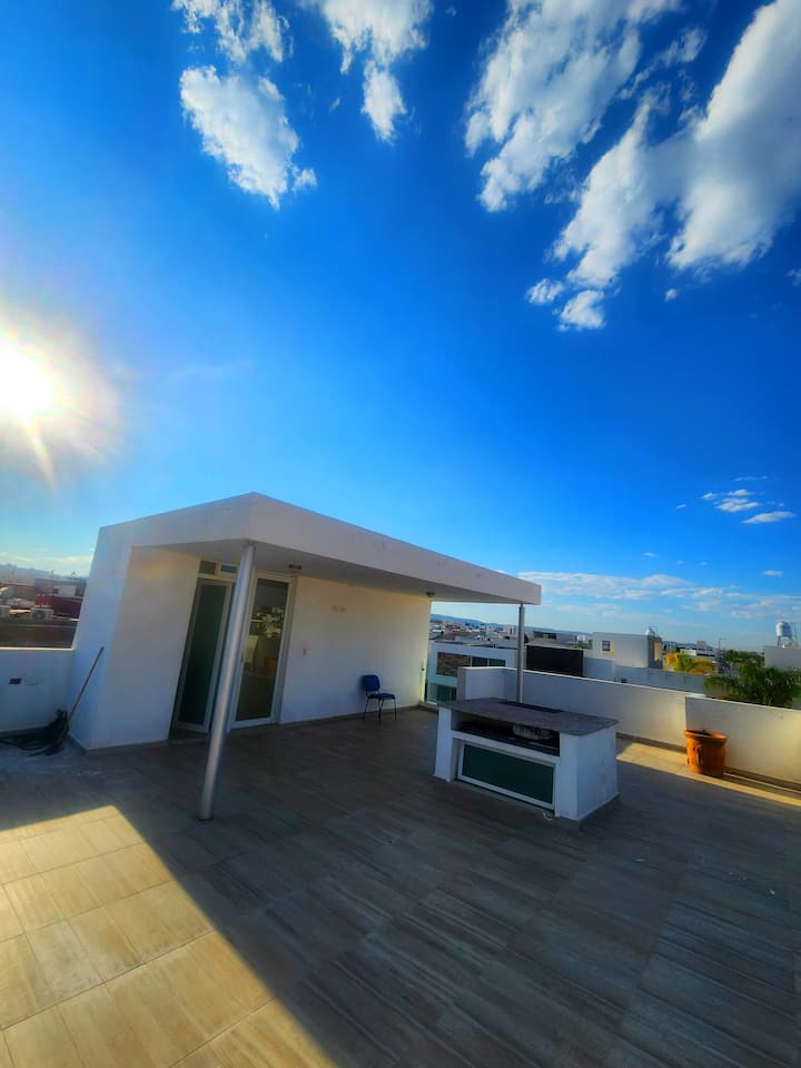 Amplia Y Bonita Casa En Renta - Aguascalientes