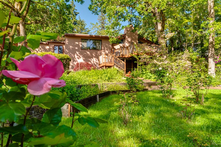 The Garden Oasis Retreat - Eugene, OR