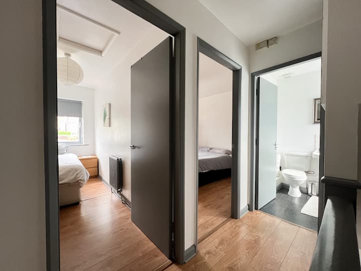 4 Bed House | Close To City Centre | Free Parking - Leeds