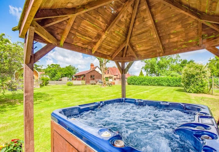 Egmont Farmhouse With Hot Tub And Pizza Oven - Kent