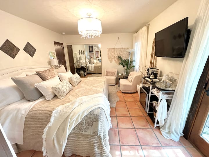 Los Olivos Private Room + Garden - Solvang, CA