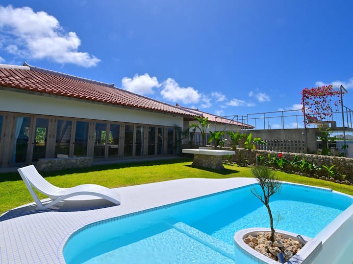 温水プール付ヴィラ 絶景オーシャンビュー Bbq設備完備 大人8名まで 子供添い寝無料　石垣ヒルズ - Ishigaki