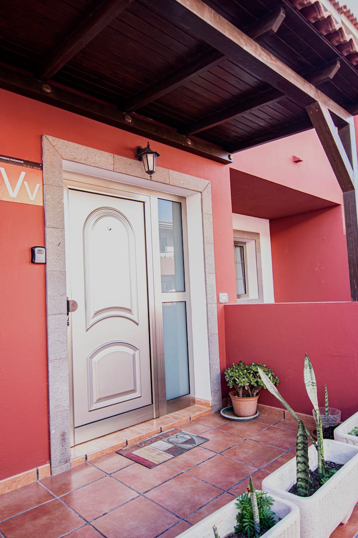 Villa Florymar
A 12 Minutos Del Aeropuerto - Gran Canaria