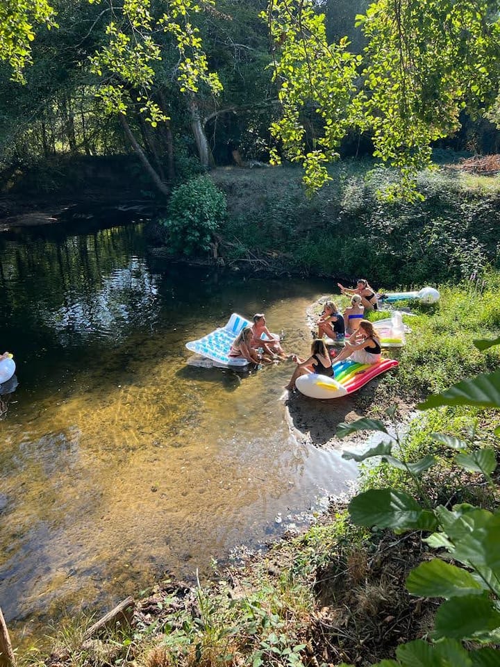 A Stone House, A Polo Field, Horses And A River - Coutras