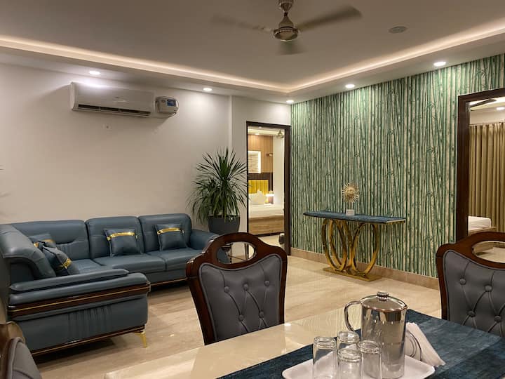 Gulmohar Residency - Luxurious 10 Bedroom Bungalow - Gurugram