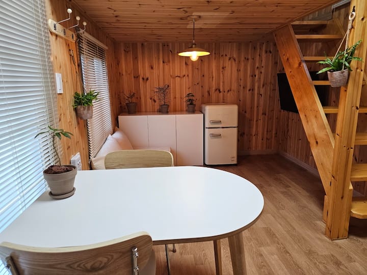 (40%할인)독채.연박할인.복층.초원.말.유명카페.개별테라스.제주동쪽 감성숙소 에벤에셀1 - Jeju