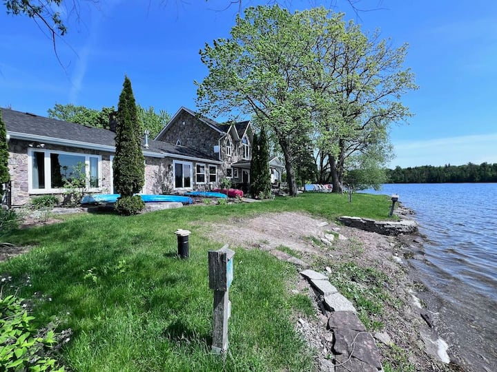 Bobcaygeon Lakefront Stone House - Bobcaygeon