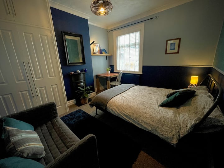 Private Room In Central Location - Southend-on-Sea