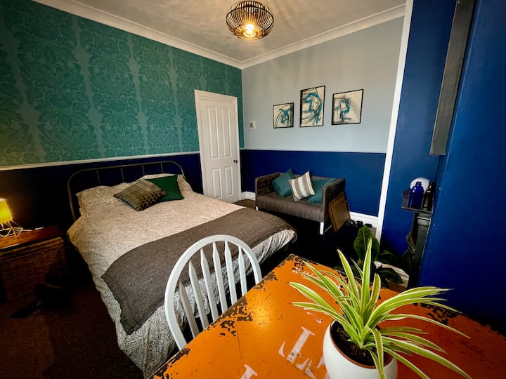2 Dbr Stylish And Artistic Flat In Southend On Sea - Southend-on-Sea