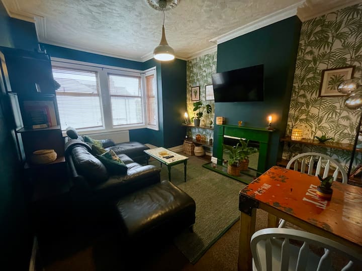 Stylish And Artistic Flat In Southend On Sea - Southend-on-Sea