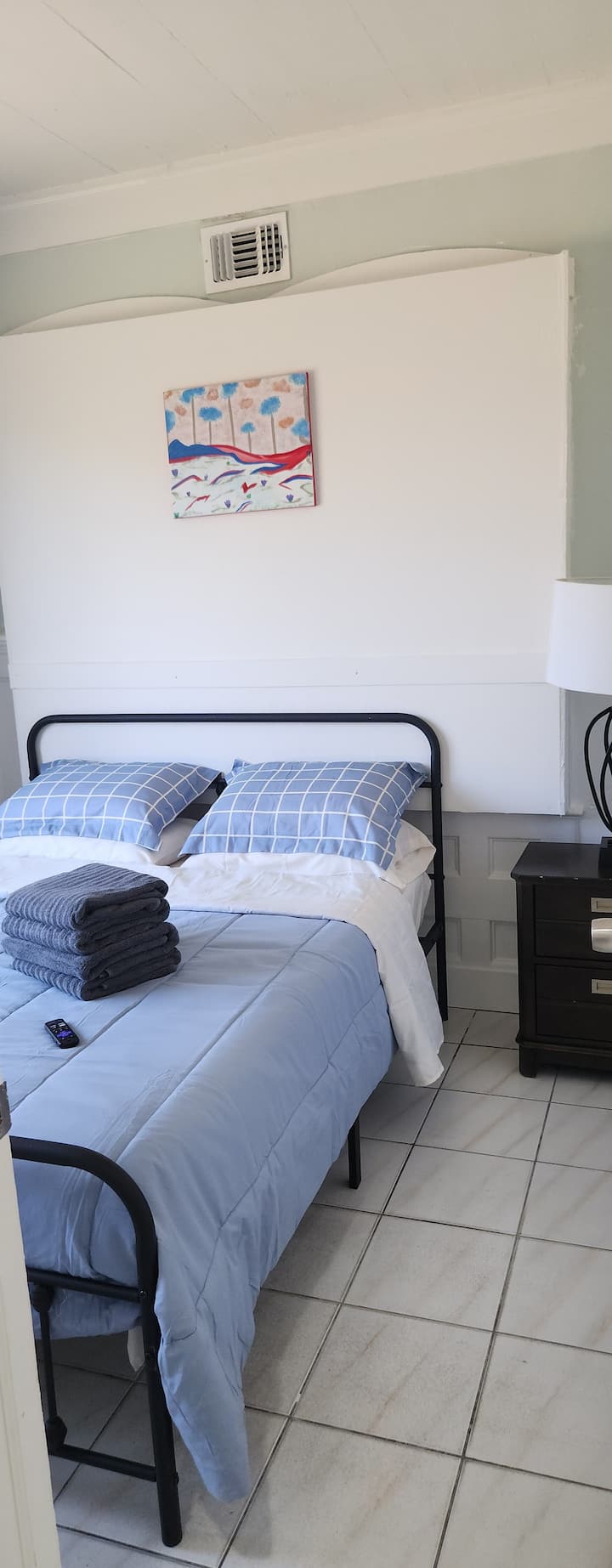 Abh Room 6 - Miami, FL