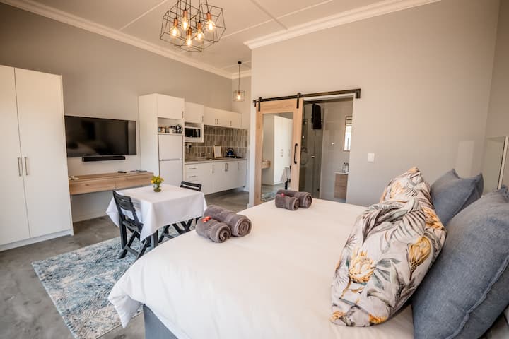 Unit 2 House Kelné Pringle Bay Self Catering - Pringle Bay